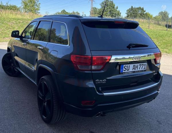 Grey Jeep Grand Cherokee 2012 in Kaunas, with an engine capacity of 2.99 L and mileage of 225 thousand km for 8650 €, photo 2 on AUTOMOTO.COM.LV