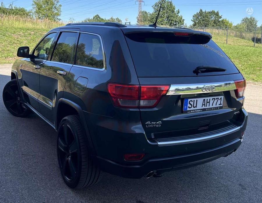 Pelēks Jeep Grand Cherokee 2012 Kauņa, ar dzinēja tilpumu 2.99 L un nobraukumu 225 tūkst. km par 8650 €, foto 3 vietnē AUTOMOTO.COM.LV