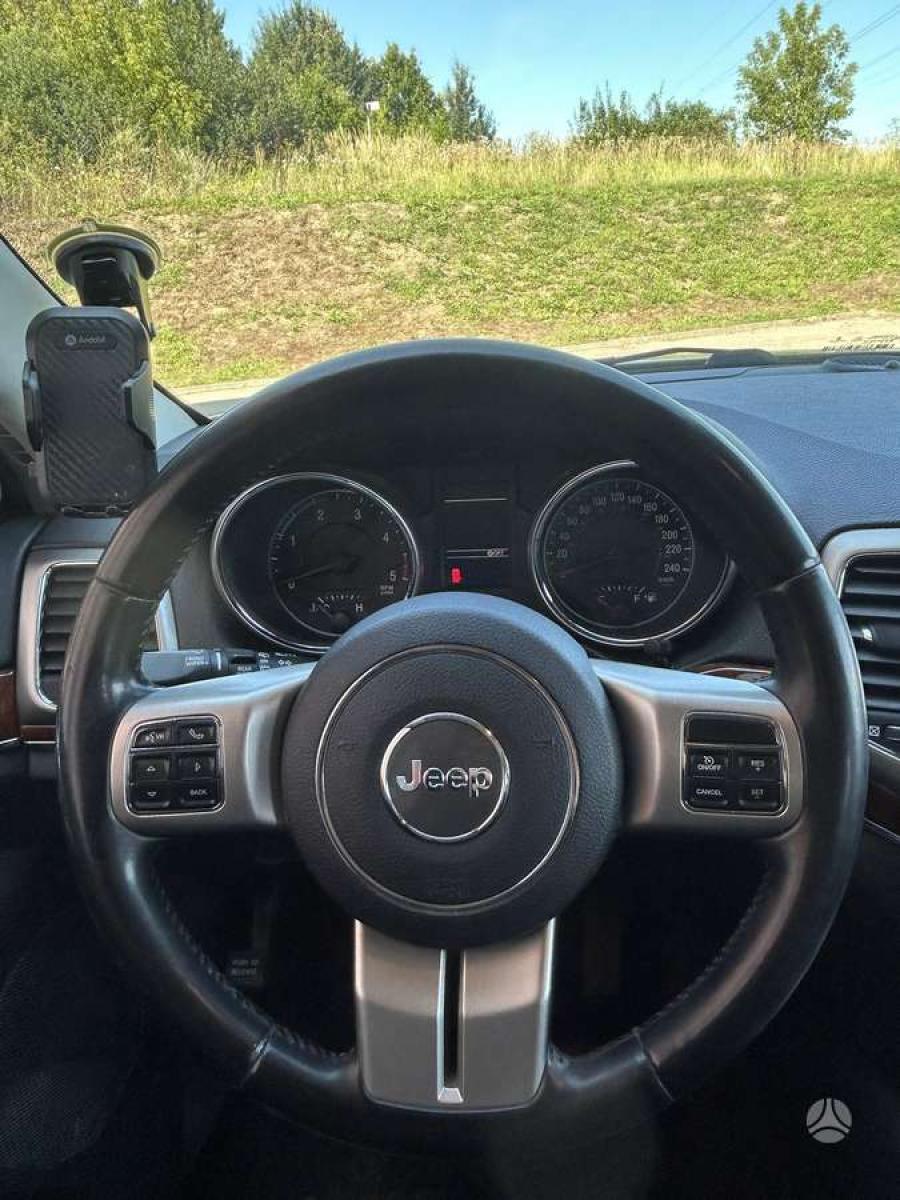 Pelēks Jeep Grand Cherokee 2012 Kauņa, ar dzinēja tilpumu 2.99 L un nobraukumu 225 tūkst. km par 8650 €, foto 10 vietnē AUTOMOTO.COM.LV