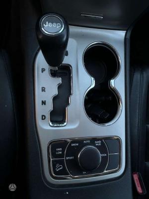 Pelēks Jeep Grand Cherokee 2012 Kauņa, ar dzinēja tilpumu 2.99 L un nobraukumu 225 tūkst. km par 8650 €, foto 13 vietnē AUTOMOTO.COM.LV