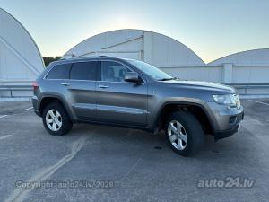 Pelēks Jeep Grand Cherokee 2012 Tartu, ar dzinēja tilpumu 3.00 L un nobraukumu 215 tūkst. km par 9000 €, foto 3 vietnē AUTOMOTO.COM.LV
