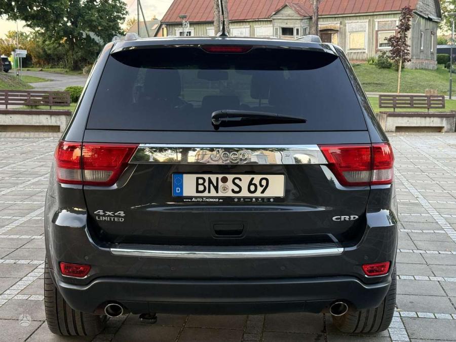 Grey Jeep Grand Cherokee 2012 in Raseiniai, with an engine capacity of 2.99 L and mileage of 226 thousand km for 8550 €, photo 7 on AUTOMOTO.COM.LV
