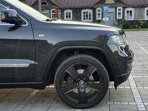 Grey Jeep Grand Cherokee 2012 in Raseiniai, with an engine capacity of 2.99 L and mileage of 226 thousand km for 8550 €, photo 13 on AUTOMOTO.COM.LV