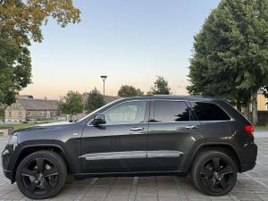 Grey Jeep Grand Cherokee 2012 in Raseiniai, with an engine capacity of 2.99 L and mileage of 226 thousand km for 8550 €, photo 17 on AUTOMOTO.COM.LV