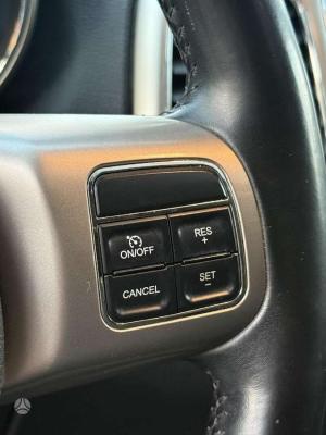 Grey Jeep Grand Cherokee 2012 in Raseiniai, with an engine capacity of 2.99 L and mileage of 226 thousand km for 8550 €, photo 23 on AUTOMOTO.COM.LV