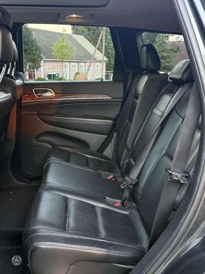 Grey Jeep Grand Cherokee 2012 in Raseiniai, with an engine capacity of 2.99 L and mileage of 226 thousand km for 8550 €, photo 35 on AUTOMOTO.COM.LV