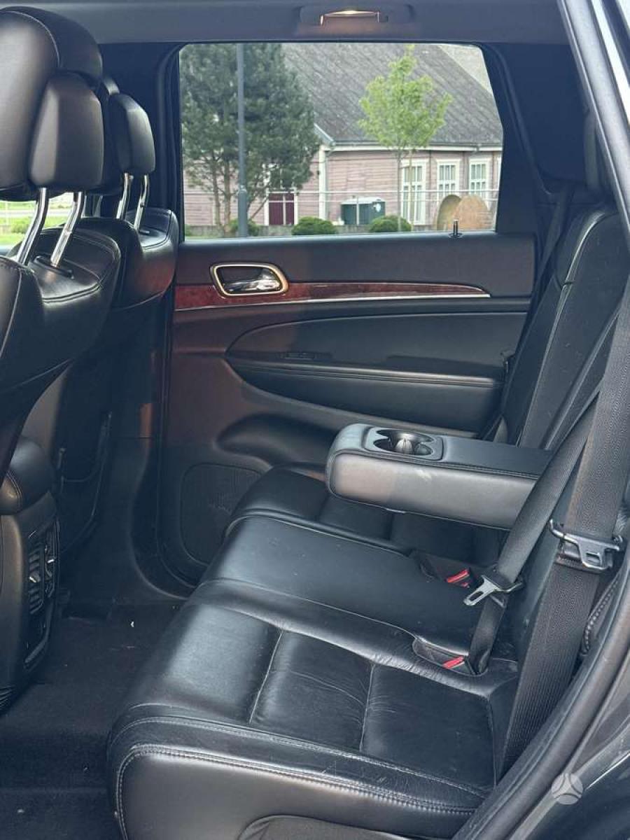 Grey Jeep Grand Cherokee 2012 in Raseiniai, with an engine capacity of 2.99 L and mileage of 226 thousand km for 8550 €, photo 36 on AUTOMOTO.COM.LV