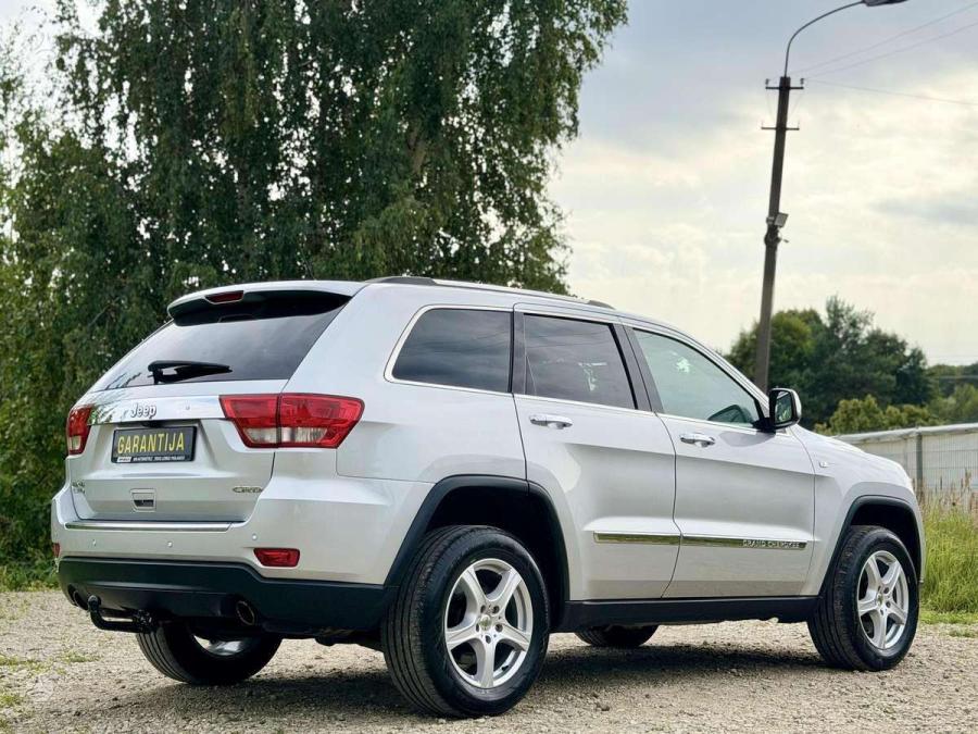 Pelēks Jeep Grand Cherokee 2012 Šauļi, ar dzinēja tilpumu 2.99 L un nobraukumu 166 tūkst. km par 10950 €, foto 5 vietnē AUTOMOTO.COM.LV