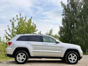 Pelēks Jeep Grand Cherokee 2012 Šauļi, ar dzinēja tilpumu 2.99 L un nobraukumu 166 tūkst. km par 10950 €, foto 15 vietnē AUTOMOTO.COM.LV