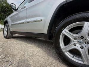 Pelēks Jeep Grand Cherokee 2012 Šauļi, ar dzinēja tilpumu 2.99 L un nobraukumu 166 tūkst. km par 10950 €, foto 16 vietnē AUTOMOTO.COM.LV