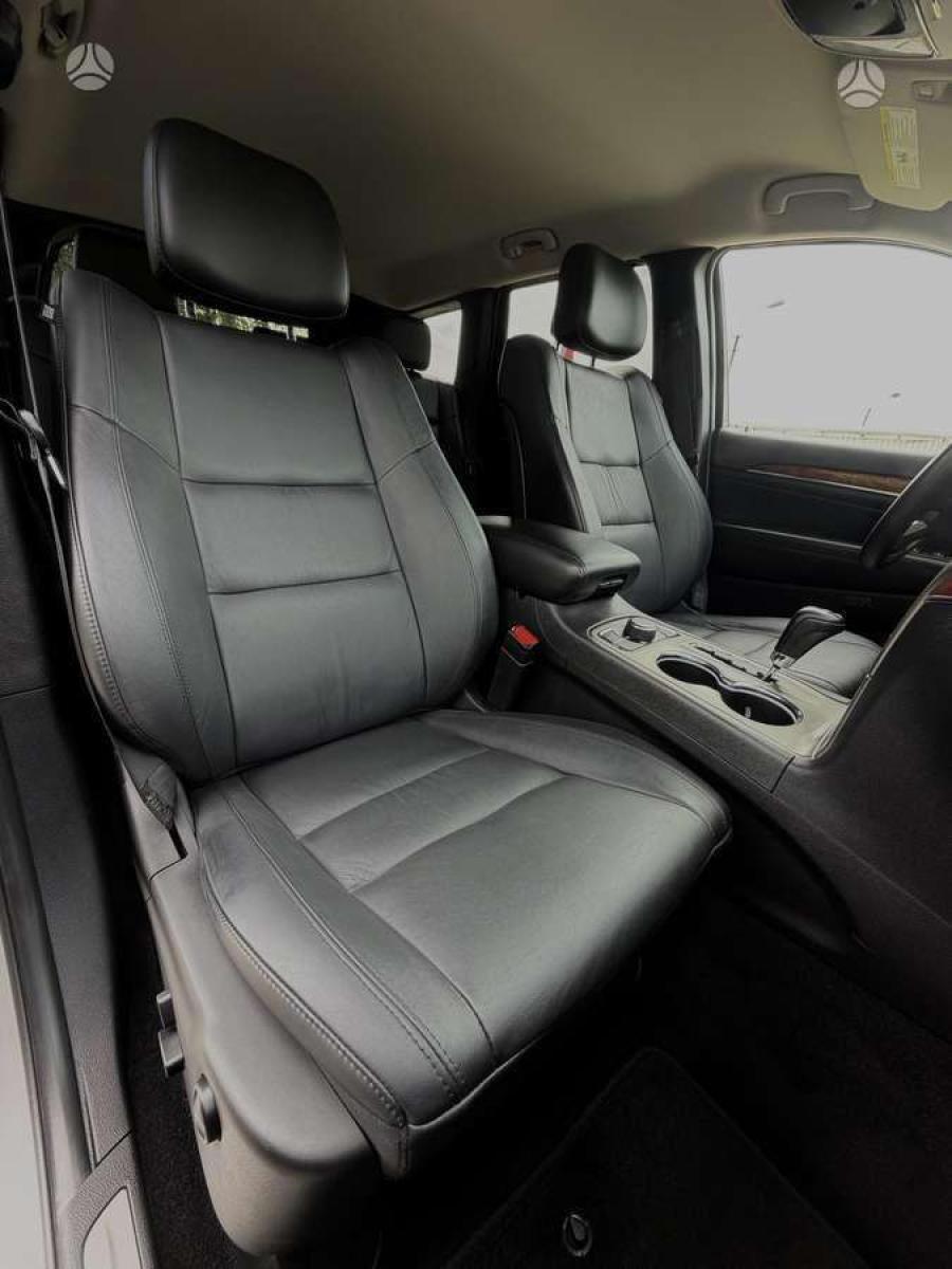 Pelēks Jeep Grand Cherokee 2012 Šauļi, ar dzinēja tilpumu 2.99 L un nobraukumu 166 tūkst. km par 10950 €, foto 32 vietnē AUTOMOTO.COM.LV