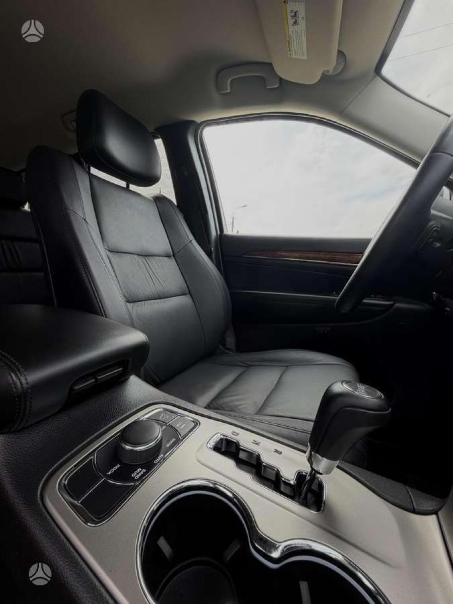 Pelēks Jeep Grand Cherokee 2012 Šauļi, ar dzinēja tilpumu 2.99 L un nobraukumu 166 tūkst. km par 10950 €, foto 33 vietnē AUTOMOTO.COM.LV
