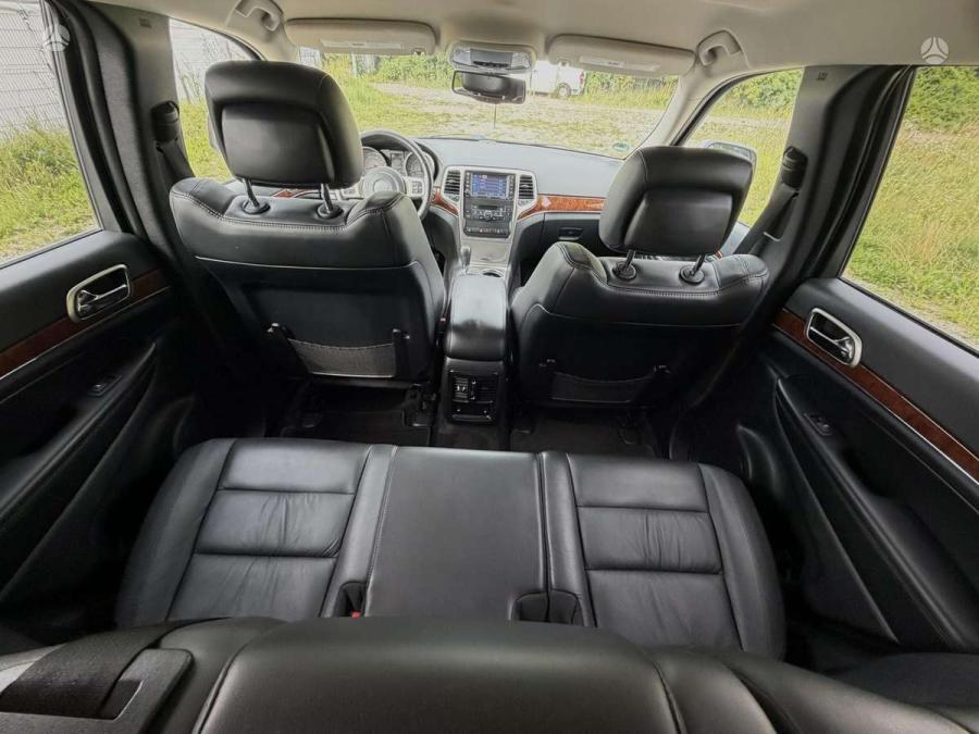 Pelēks Jeep Grand Cherokee 2012 Šauļi, ar dzinēja tilpumu 2.99 L un nobraukumu 166 tūkst. km par 10950 €, foto 37 vietnē AUTOMOTO.COM.LV