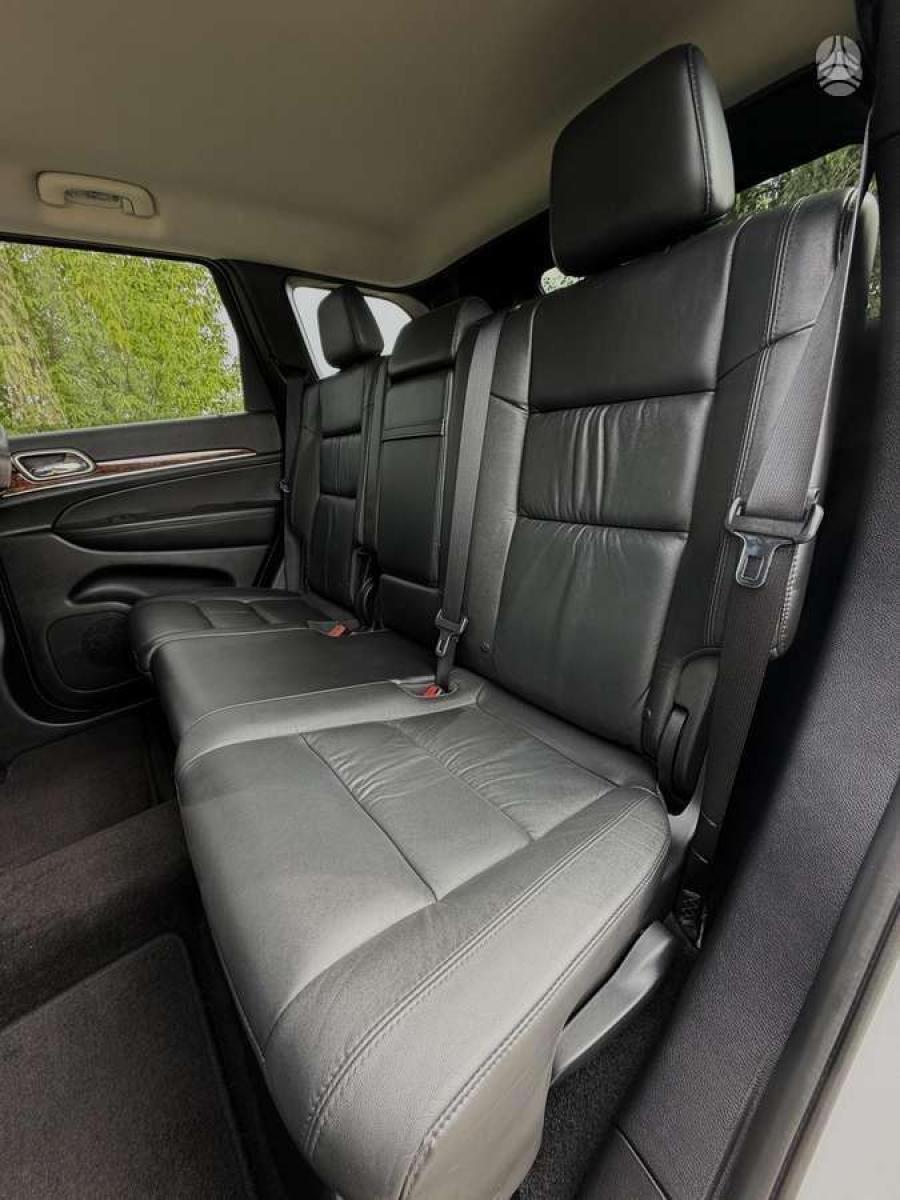 Pelēks Jeep Grand Cherokee 2012 Šauļi, ar dzinēja tilpumu 2.99 L un nobraukumu 166 tūkst. km par 10950 €, foto 34 vietnē AUTOMOTO.COM.LV