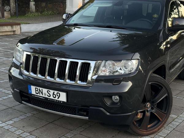 Pelēks Jeep Grand Cherokee 2012 Raseiniai, ar dzinēja tilpumu 2.99 L un nobraukumu 226 tūkst. km par 8350 €, foto 4 vietnē AUTOMOTO.COM.LV