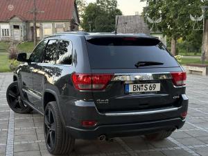 Grey Jeep Grand Cherokee 2012 in Raseiniai, with an engine capacity of 2.99 L and mileage of 226 thousand km for 8350 €, photo 10 on AUTOMOTO.COM.LV