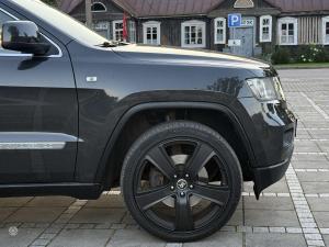 Grey Jeep Grand Cherokee 2012 in Raseiniai, with an engine capacity of 2.99 L and mileage of 226 thousand km for 8350 €, photo 12 on AUTOMOTO.COM.LV