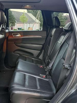 Grey Jeep Grand Cherokee 2012 in Raseiniai, with an engine capacity of 2.99 L and mileage of 226 thousand km for 8350 €, photo 28 on AUTOMOTO.COM.LV