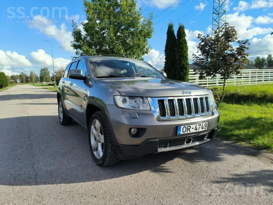 Pelēks Jeep Grand Cherokee 2012 Rīga, ar dzinēja tilpumu 3.00 L un nobraukumu 357 tūkst. km par 7900 €, foto 1 vietnē AUTOMOTO.COM.LV