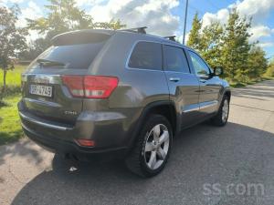Pelēks Jeep Grand Cherokee 2012 Rīga, ar dzinēja tilpumu 3.00 L un nobraukumu 357 tūkst. km par 7900 €, foto 5 vietnē AUTOMOTO.COM.LV