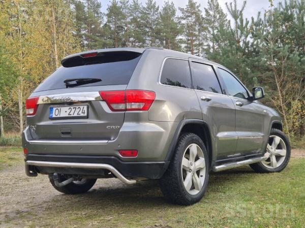 Pelēks Jeep Grand Cherokee 2012 Rīga, ar dzinēja tilpumu 3.00 L un nobraukumu 345 tūkst. km par 7500 €, foto 4 vietnē AUTOMOTO.COM.LV