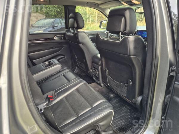 Pelēks Jeep Grand Cherokee 2012 Rīga, ar dzinēja tilpumu 3.00 L un nobraukumu 345 tūkst. km par 7500 €, foto 9 vietnē AUTOMOTO.COM.LV