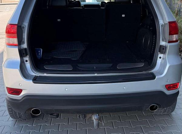 Grey Jeep Grand Cherokee 2013 in Vilnius, with an engine capacity of 2.99 L and mileage of 260 thousand km for 8900 €, photo 11 on AUTOMOTO.COM.LV
