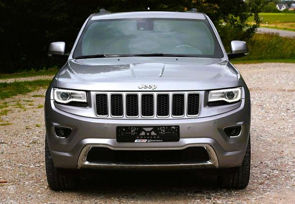 Pelēks Jeep Grand Cherokee 2013 Kretinga, ar dzinēja tilpumu 2.99 L un nobraukumu 198 tūkst. km par 14499 €, foto 2 vietnē AUTOMOTO.COM.LV