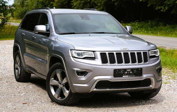 Pelēks Jeep Grand Cherokee 2013 Kretinga, ar dzinēja tilpumu 2.99 L un nobraukumu 198 tūkst. km par 14499 €, foto 6 vietnē AUTOMOTO.COM.LV