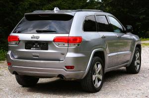 Grey Jeep Grand Cherokee 2013 in Kretinga, with an engine capacity of 2.99 L and mileage of 198 thousand km for 14499 €, photo 14 on AUTOMOTO.COM.LV