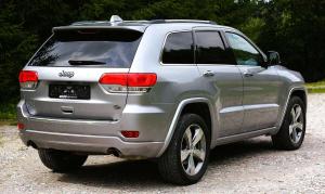Grey Jeep Grand Cherokee 2013 in Kretinga, with an engine capacity of 2.99 L and mileage of 198 thousand km for 14499 €, photo 15 on AUTOMOTO.COM.LV
