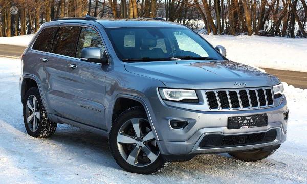 Grey Jeep Grand Cherokee 2013 in Kretinga, with an engine capacity of 2.99 L and mileage of 198 thousand km for 13999 €, photo 5 on AUTOMOTO.COM.LV