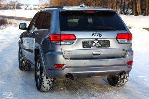 Grey Jeep Grand Cherokee 2013 in Petrikaiciai, with an engine capacity of 3.00 L and mileage of 198 thousand km for 13999 €, photo 9 on AUTOMOTO.COM.LV