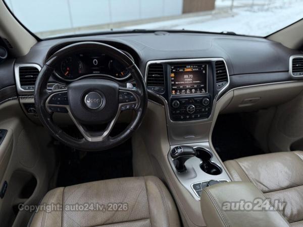 Grey Jeep Grand Cherokee 2013 in Tartu, with an engine capacity of 3.00 L and mileage of 290 thousand km for 8700 €, photo 7 on AUTOMOTO.COM.LV