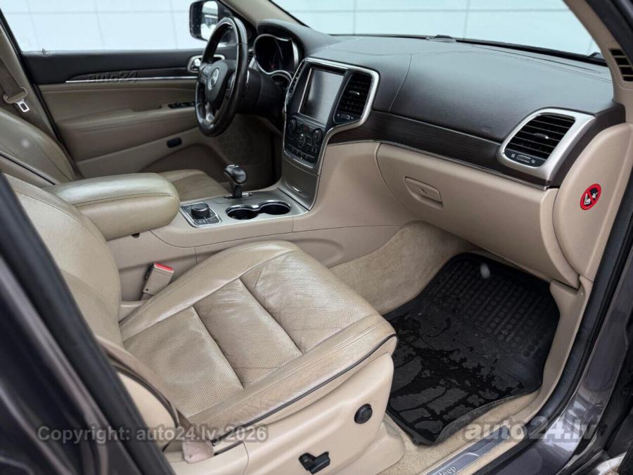 Pelēks Jeep Grand Cherokee 2013 Tartu, ar dzinēja tilpumu 3.00 L un nobraukumu 290 tūkst. km par 8700 €, foto 8 vietnē AUTOMOTO.COM.LV