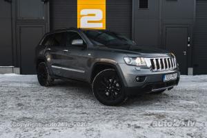 Grey Jeep Grand Cherokee 2013 in Tallinn, with an engine capacity of 3.00 L and mileage of 293 thousand km for 8499 €, photo 3 on AUTOMOTO.COM.LV