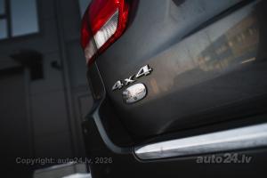 Grey Jeep Grand Cherokee 2013 in Tallinn, with an engine capacity of 3.00 L and mileage of 293 thousand km for 8499 €, photo 6 on AUTOMOTO.COM.LV