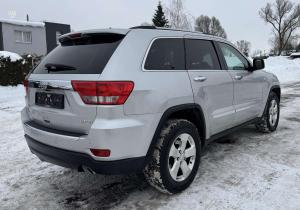 Grey Jeep Grand Cherokee 2013 in Panevezys, with an engine capacity of 2.99 L and mileage of 150 thousand km for 9300 €, photo 2 on AUTOMOTO.COM.LV