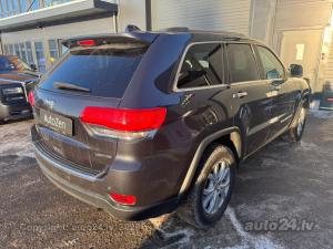 Pelēks Jeep Grand Cherokee 2013 Tallina, ar dzinēja tilpumu 3.00 L un nobraukumu 252 tūkst. km par 10995 €, foto 4 vietnē AUTOMOTO.COM.LV