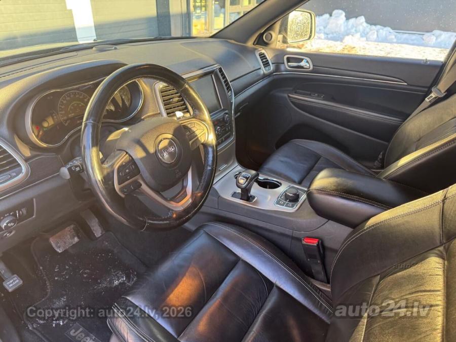 Pelēks Jeep Grand Cherokee 2013 Tallina, ar dzinēja tilpumu 3.00 L un nobraukumu 252 tūkst. km par 10995 €, foto 10 vietnē AUTOMOTO.COM.LV