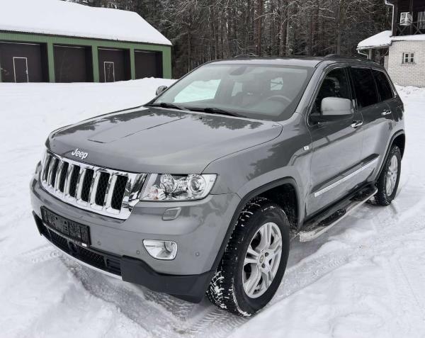 Grey Jeep Grand Cherokee 2013 in Utena, with an engine capacity of 2.99 L and mileage of 184 thousand km for 9200 €, photo 1 on AUTOMOTO.COM.LV