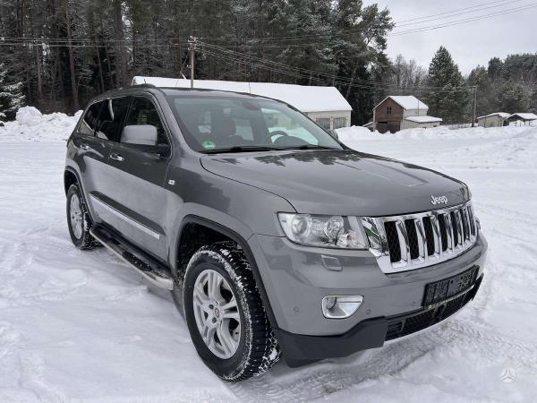 Grey Jeep Grand Cherokee 2013 in Utena, with an engine capacity of 2.99 L and mileage of 184 thousand km for 9200 €, photo 2 on AUTOMOTO.COM.LV
