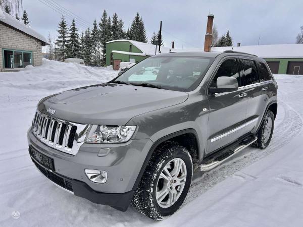 Grey Jeep Grand Cherokee 2013 in Utena, with an engine capacity of 2.99 L and mileage of 184 thousand km for 9200 €, photo 7 on AUTOMOTO.COM.LV