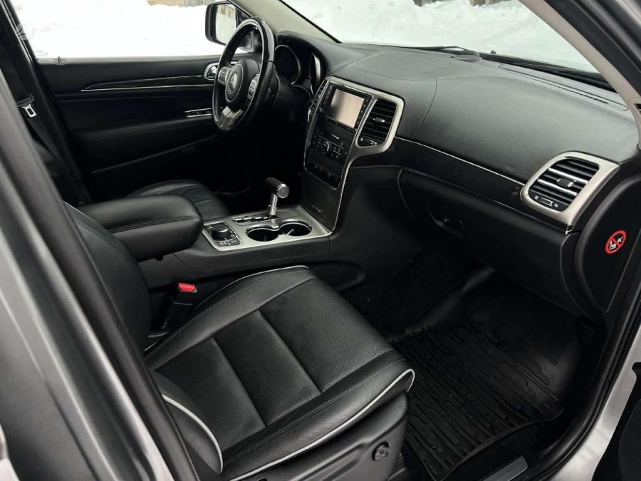 Pelēks Jeep Grand Cherokee 2013 Utena, ar dzinēja tilpumu 2.99 L un nobraukumu 184 tūkst. km par 9200 €, foto 14 vietnē AUTOMOTO.COM.LV