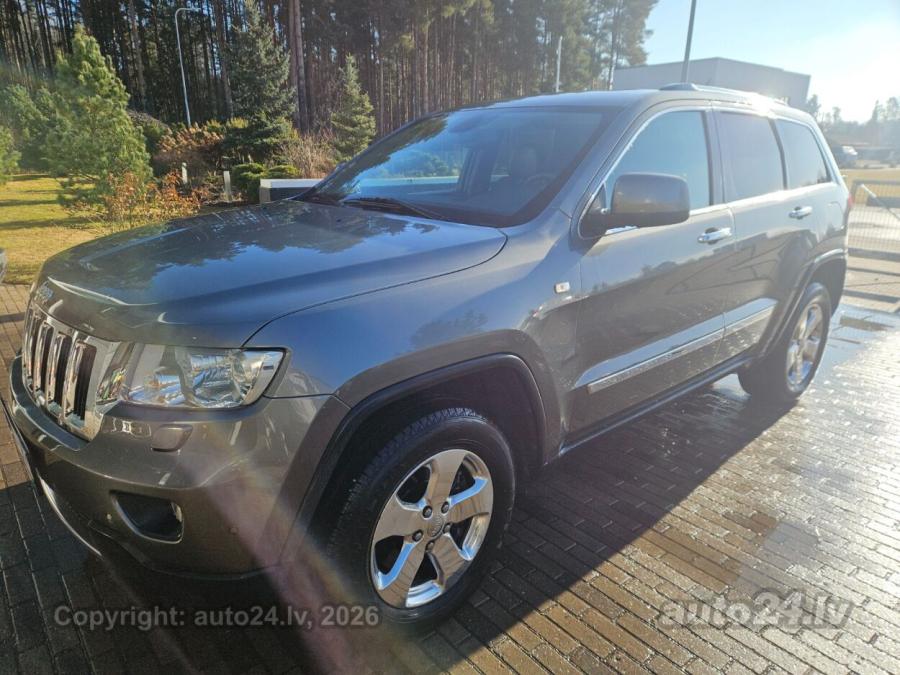 Pelēks Jeep Grand Cherokee 2013 Tartu, ar dzinēja tilpumu 3.00 L un nobraukumu 223 tūkst. km par 9999 €, foto 1 vietnē AUTOMOTO.COM.LV