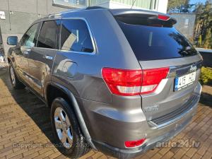 Pelēks Jeep Grand Cherokee 2013 Tartu, ar dzinēja tilpumu 3.00 L un nobraukumu 223 tūkst. km par 9999 €, foto 5 vietnē AUTOMOTO.COM.LV