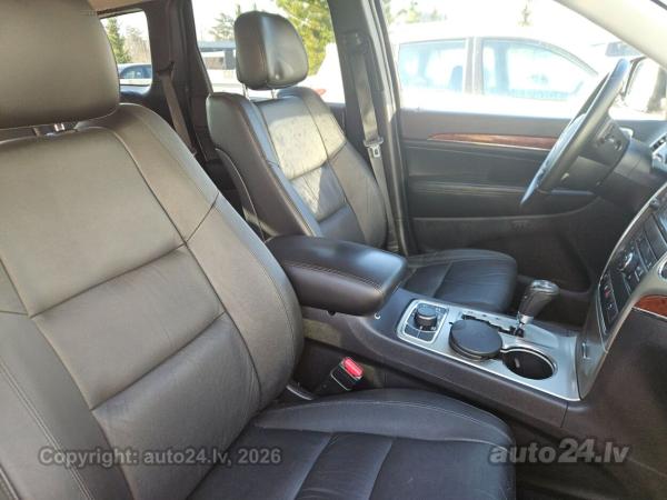 Pelēks Jeep Grand Cherokee 2013 Tartu, ar dzinēja tilpumu 3.00 L un nobraukumu 223 tūkst. km par 9999 €, foto 8 vietnē AUTOMOTO.COM.LV