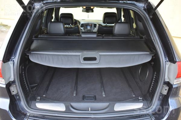 Pelēks Jeep Grand Cherokee 2013 Talsi, ar dzinēja tilpumu 3.00 L un nobraukumu 199 tūkst. km par 13000 €, foto 7 vietnē AUTOMOTO.COM.LV