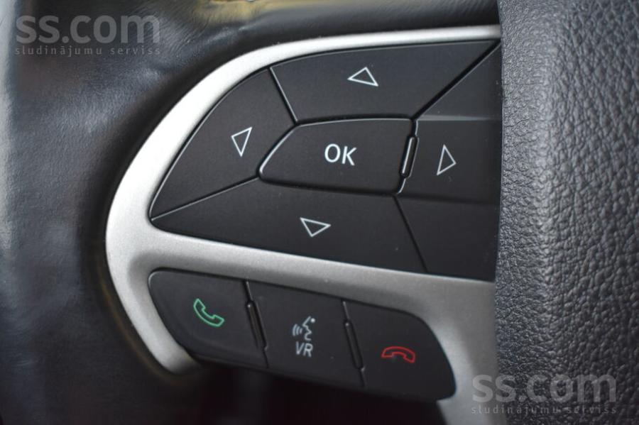 Pelēks Jeep Grand Cherokee 2013 Talsi, ar dzinēja tilpumu 3.00 L un nobraukumu 199 tūkst. km par 13000 €, foto 16 vietnē AUTOMOTO.COM.LV