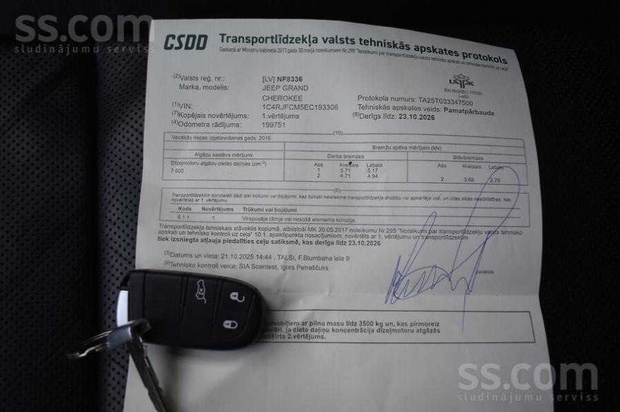 Pelēks Jeep Grand Cherokee 2013 Talsi, ar dzinēja tilpumu 3.00 L un nobraukumu 199 tūkst. km par 13000 €, foto 26 vietnē AUTOMOTO.COM.LV
